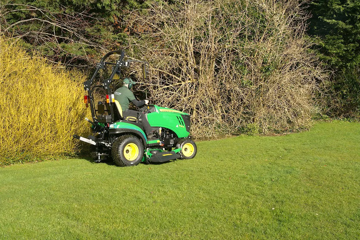 Grass Cutting Monkstown - Lawn & Garden Maintenance - Grasshopper Services